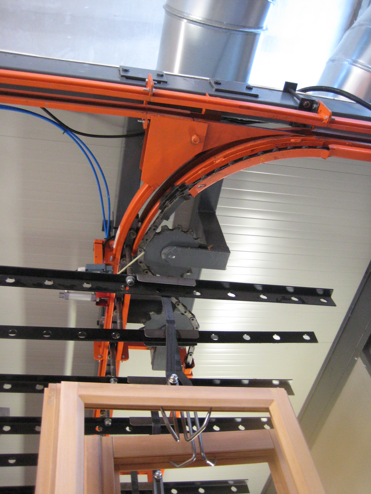 OVERHEAD DOUBLE-RAIL CONVEYOR MOD. CARGO | Vidali Finishing